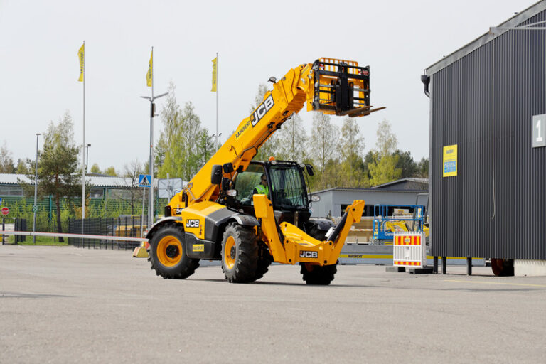 Puomi JCB kurottajaan | Ramirent